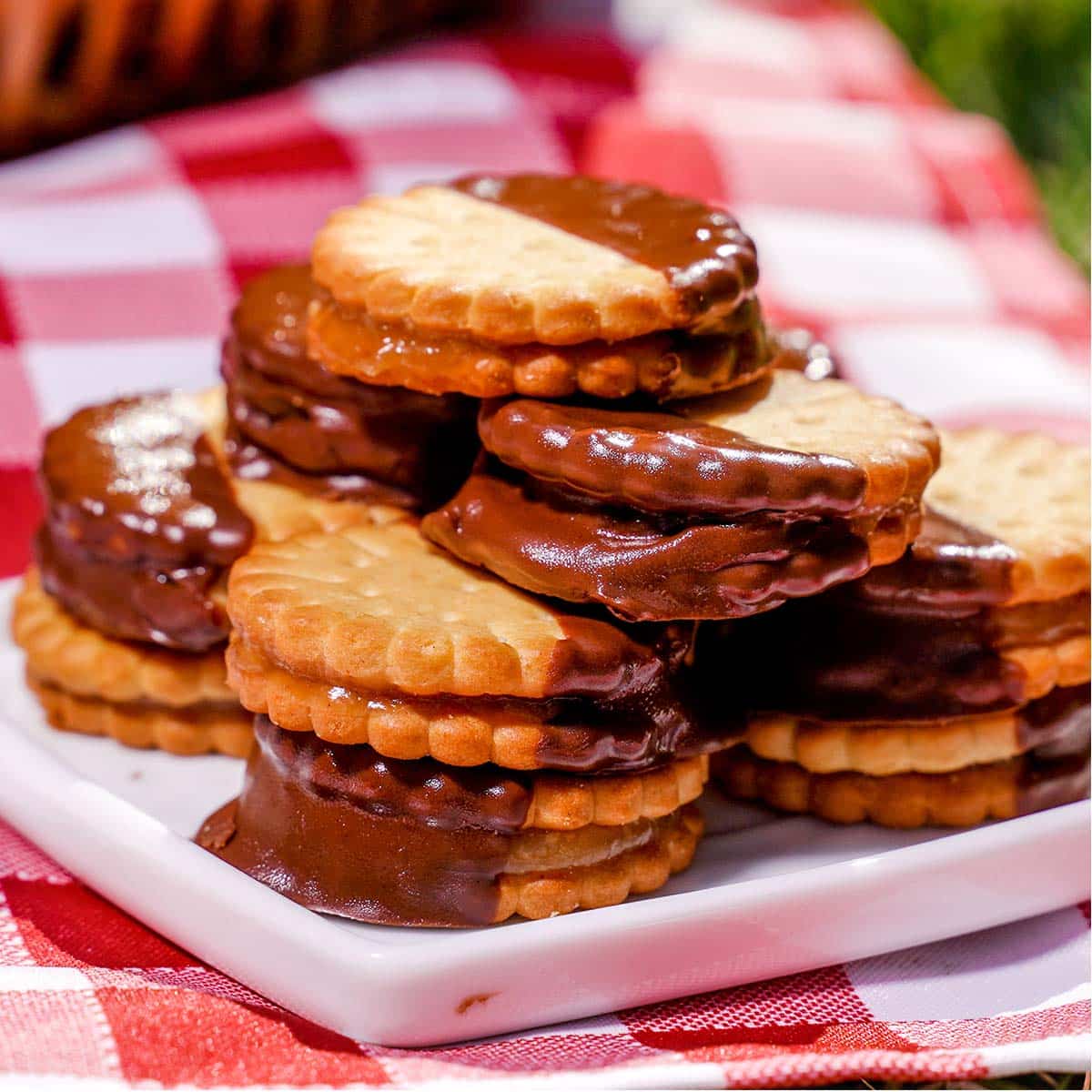 Nut Butter Ritz Tiny Sandwiches - Picnic Tale